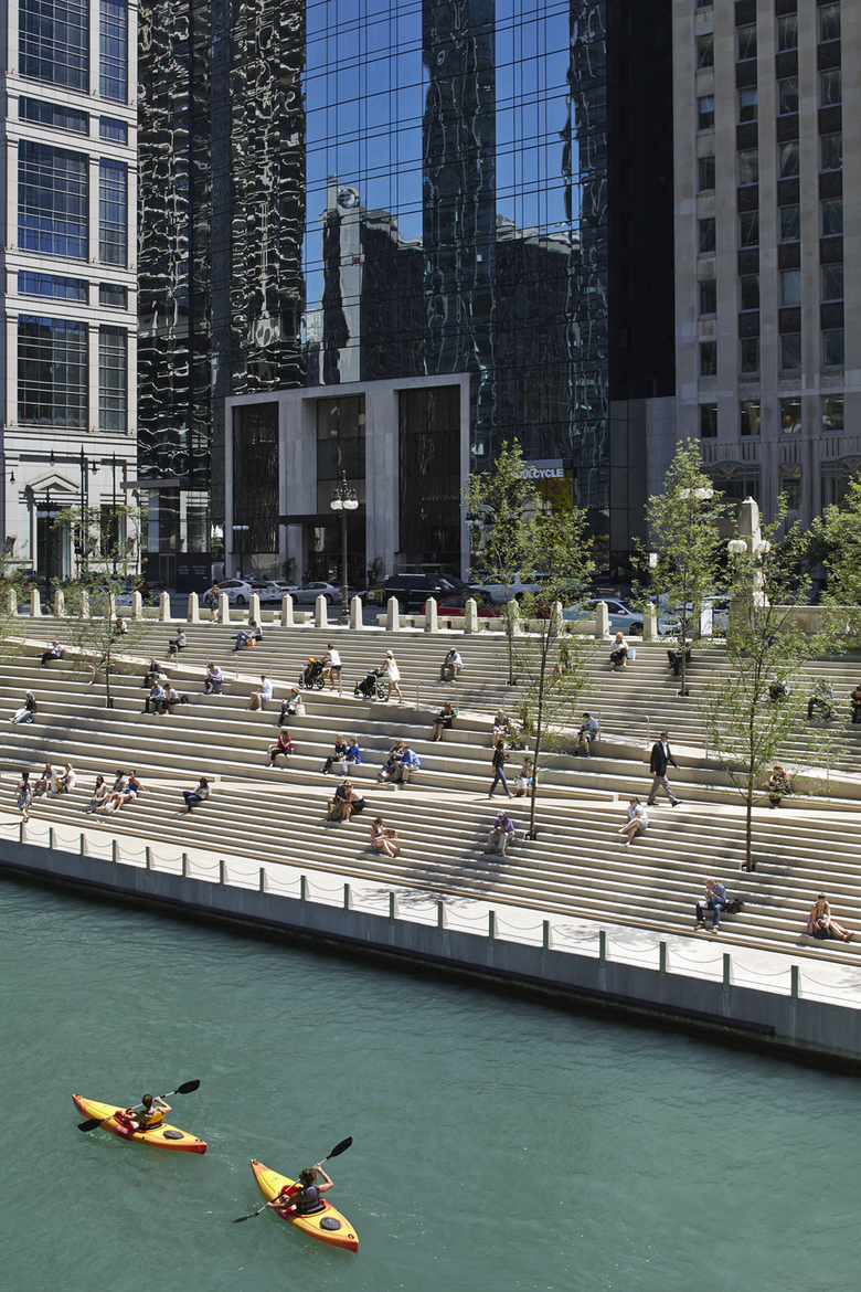 The Chicago Riverwalk Ross Barney Architects